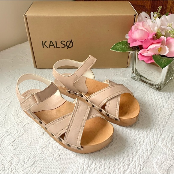 Kalso | Shoes | New Kalso Earth Serene Studded Leather Sandals Blush ...